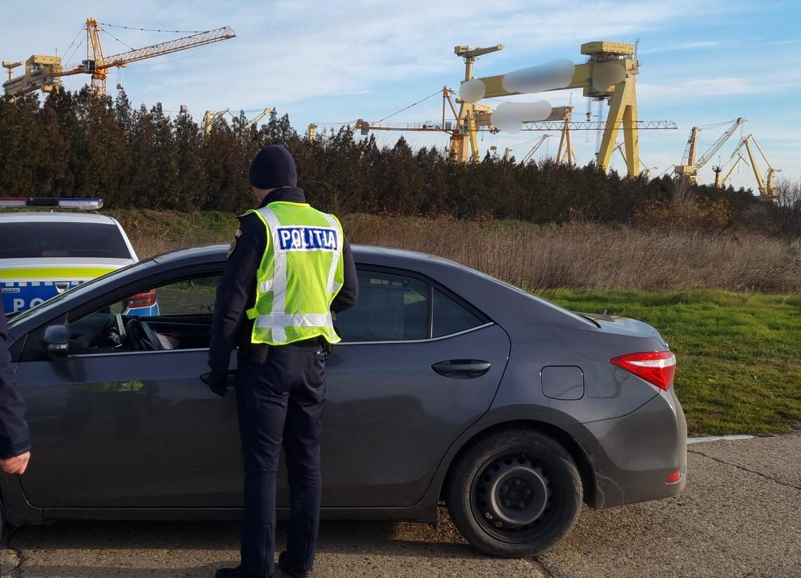 Alba-neagra cu permisul de conducere: Un tânăr din Mangalia și-a pus ...